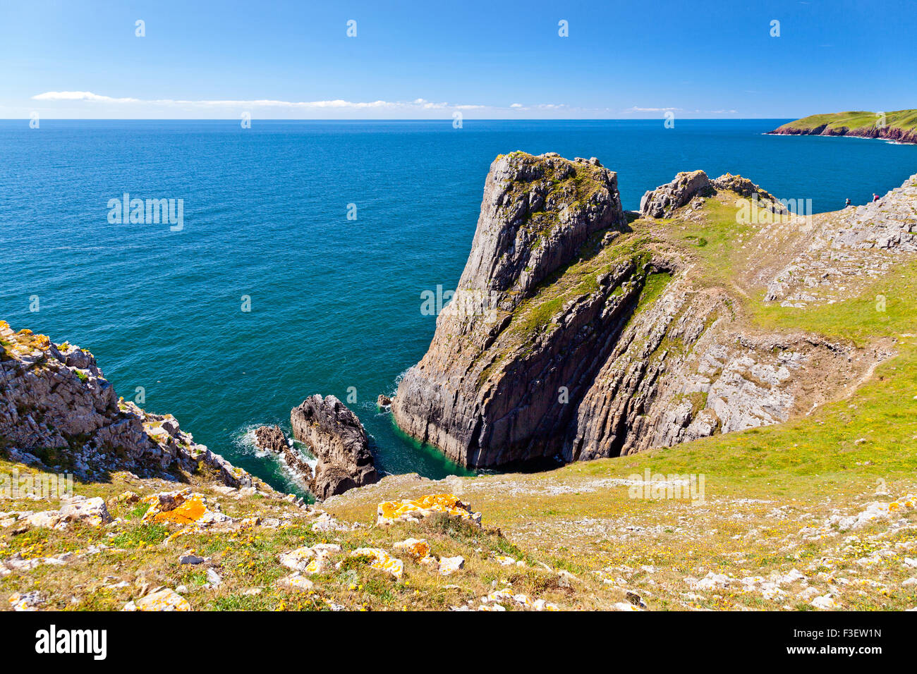 The dramatic Whitesheet Rock on the Pembrokeshire Coast National Park ...
