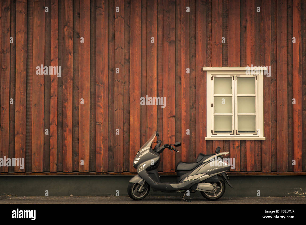 Motoroller hi-res stock photography and images - Alamy