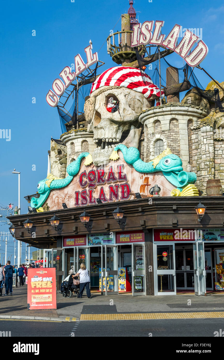 Blackpool promenade fun fair Stock Photo - Alamy