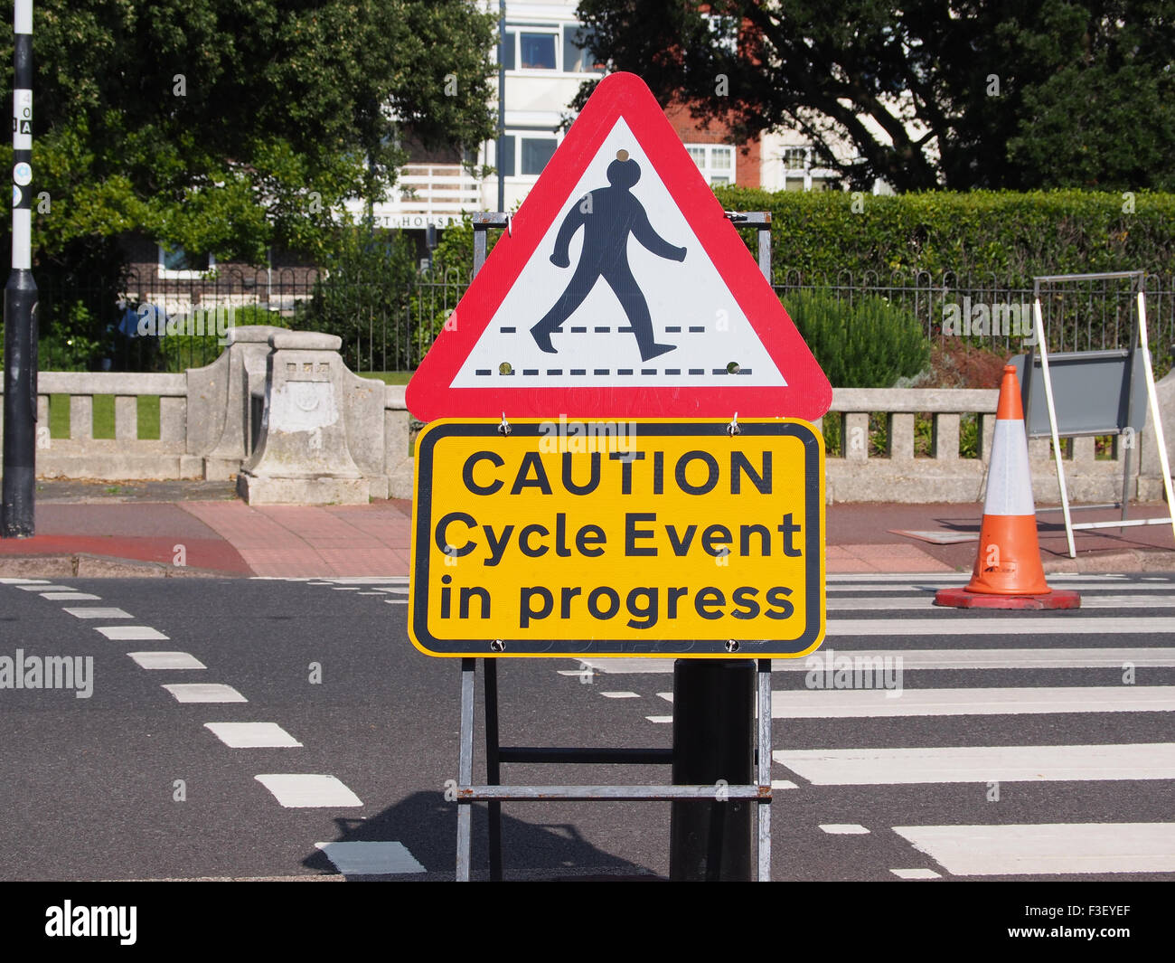Caution cycle event hi-res stock photography and images - Alamy