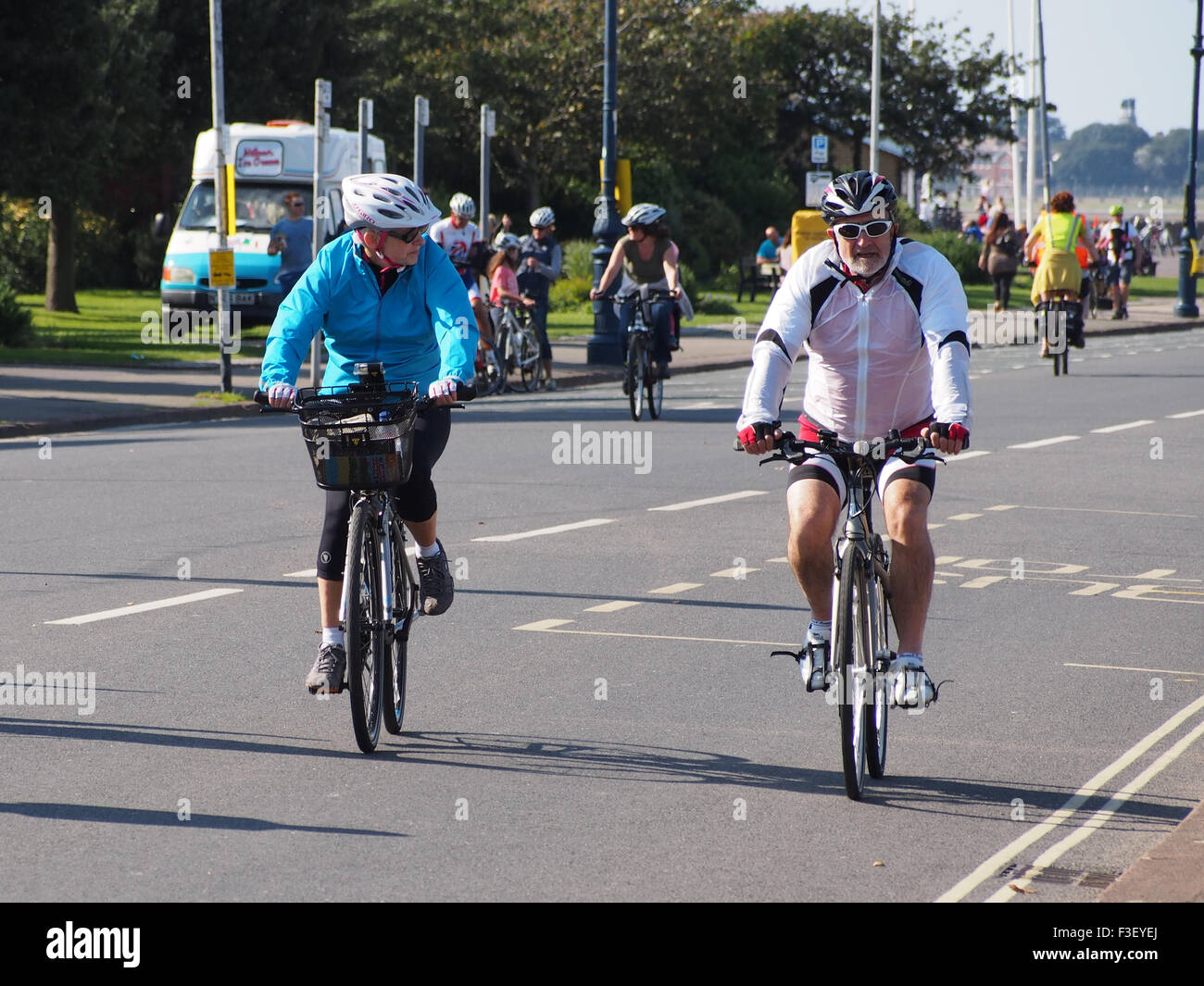 Road to cycle hi-res stock photography and images - Alamy
