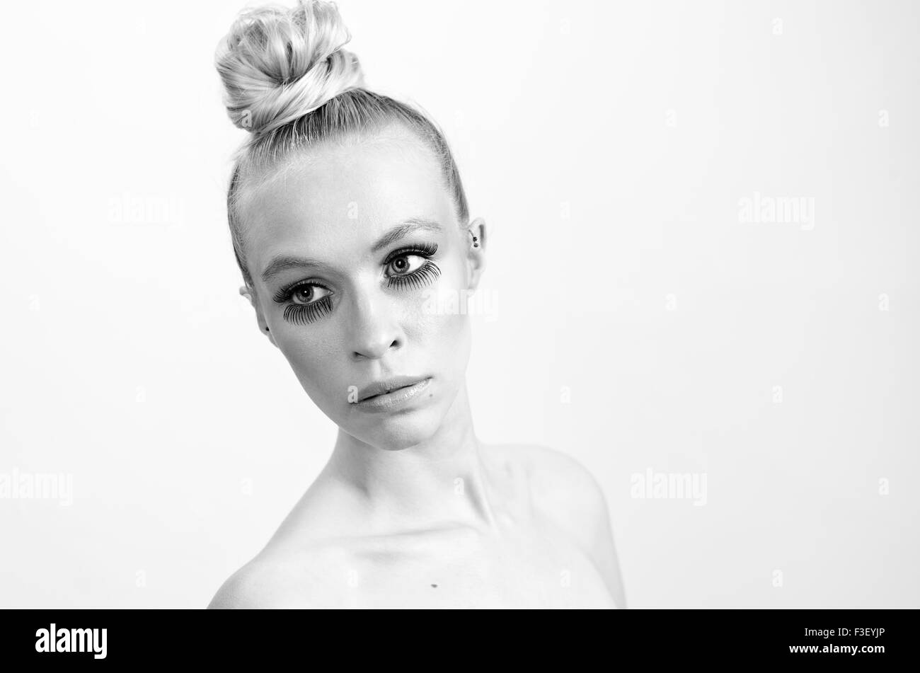 Dark skin makeup Black and White Stock Photos & Images - Alamy