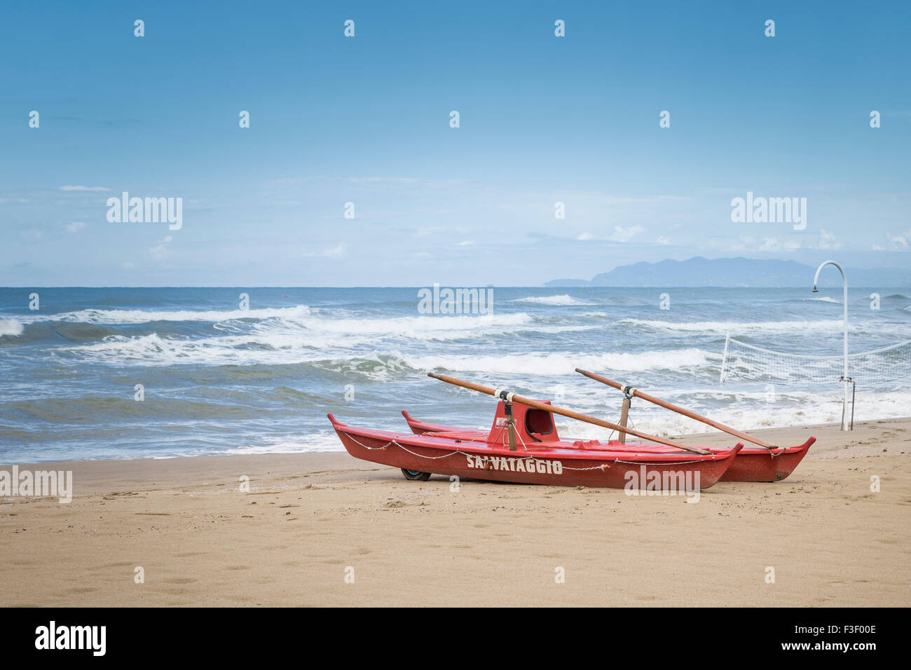 Empty raft summer hi-res stock photography and images - Alamy