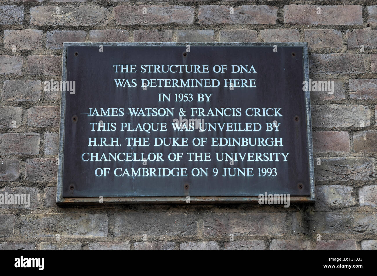 DNA plaque, cavendish laboratory Cambridge Stock Photo - Alamy