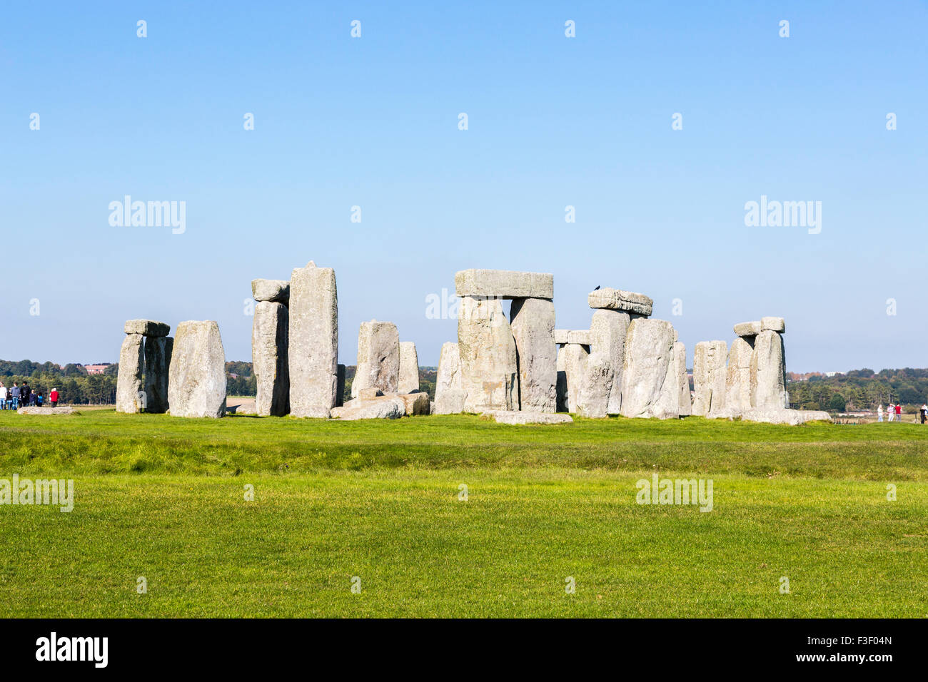 British history: standing stones at Stonehenge, the iconic ancient ...