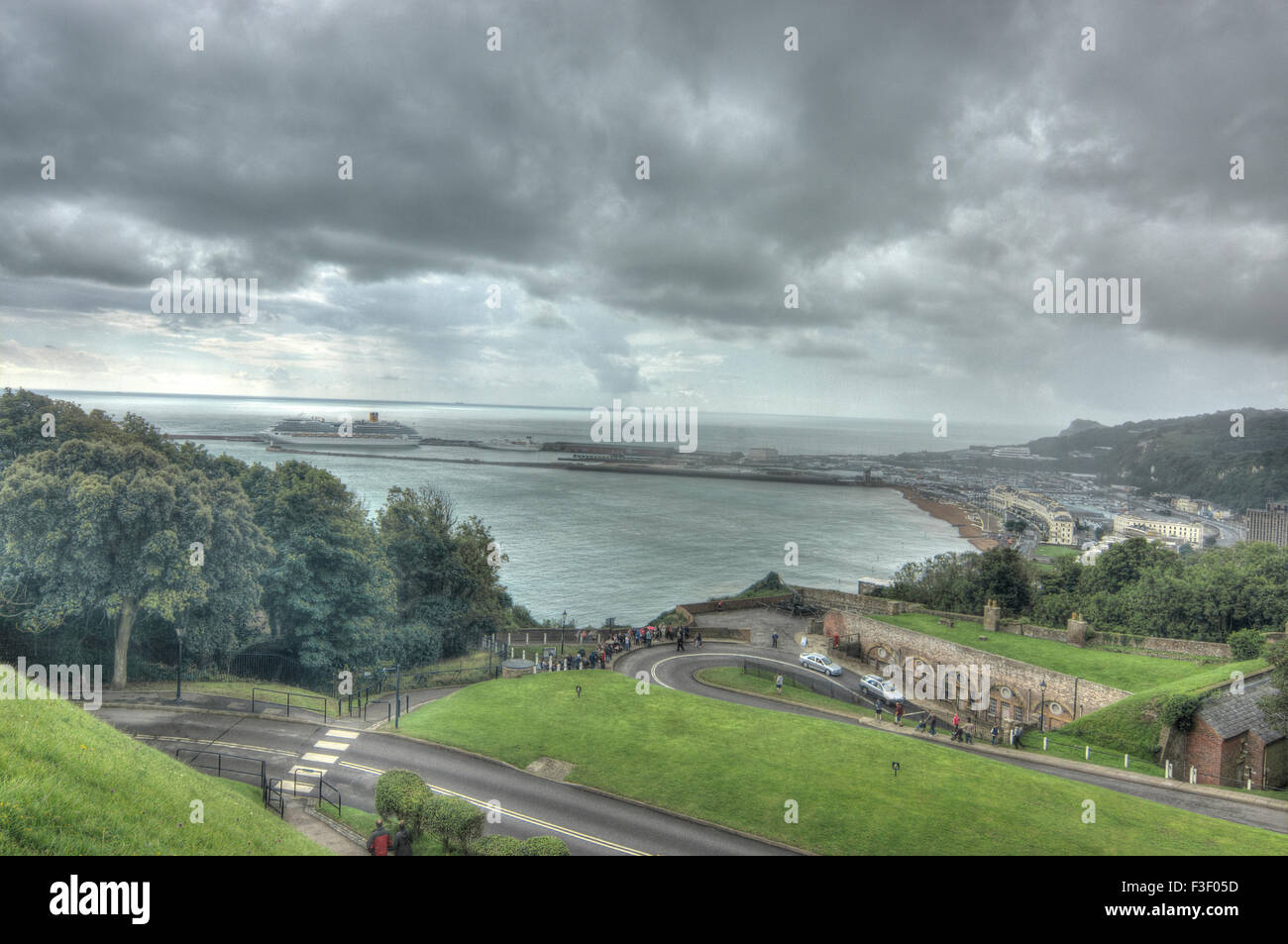 Dover harbour hi-res stock photography and images - Alamy