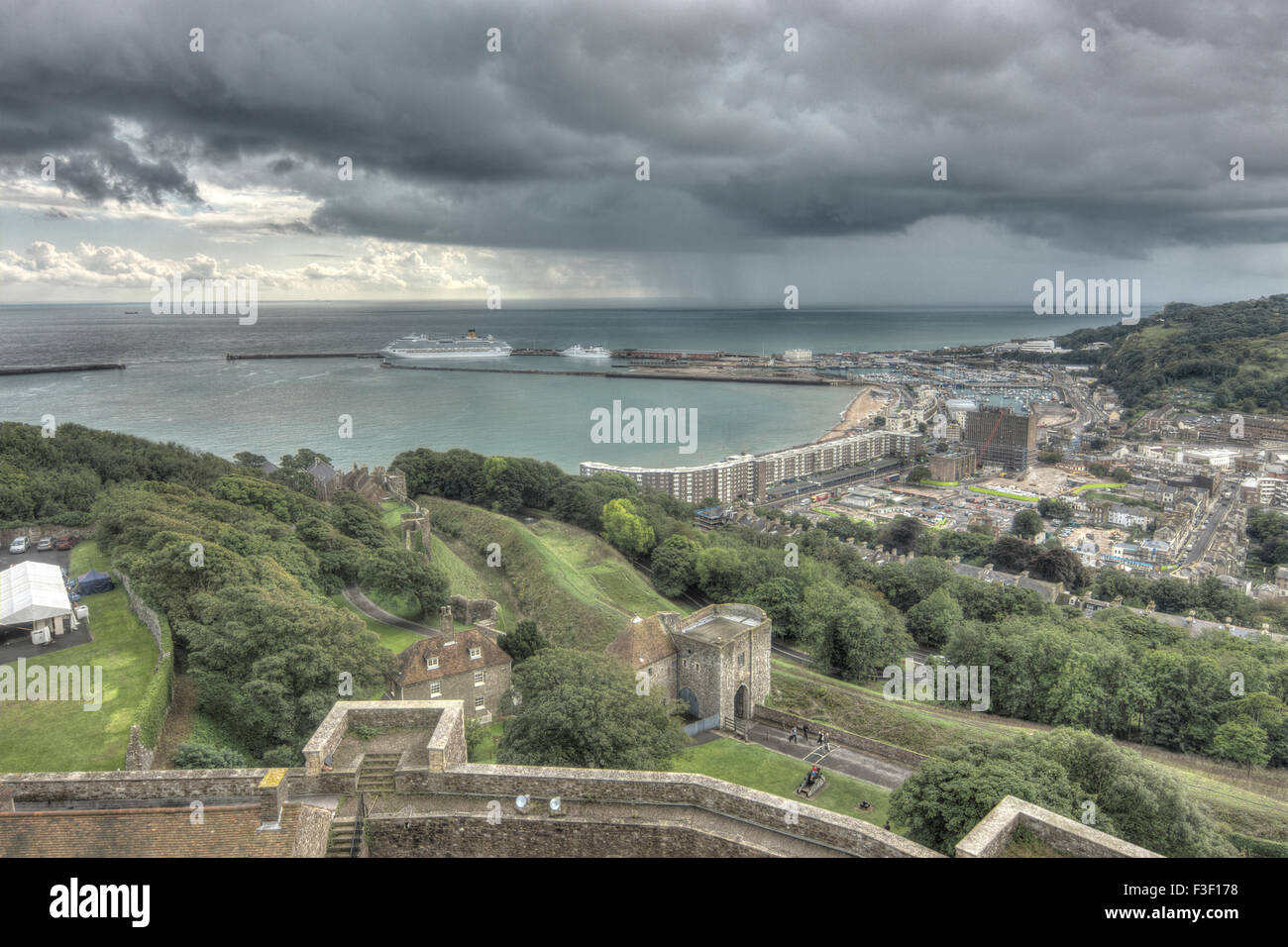 Harbour of dover hi-res stock photography and images - Alamy