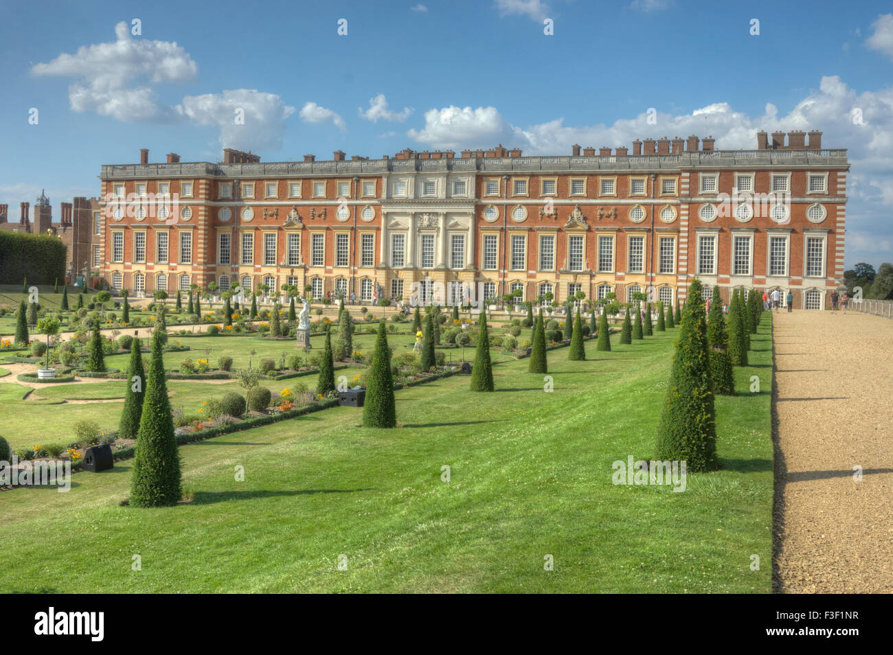 Hampton court hi-res stock photography and images - Alamy
