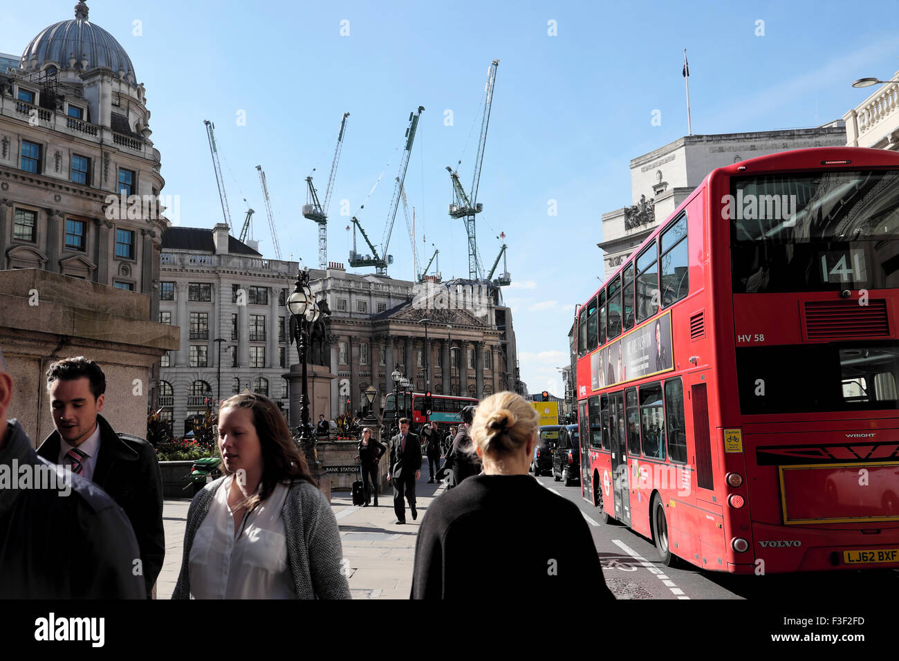 Threadneedle street london pedestrians hi-res stock photography and ...