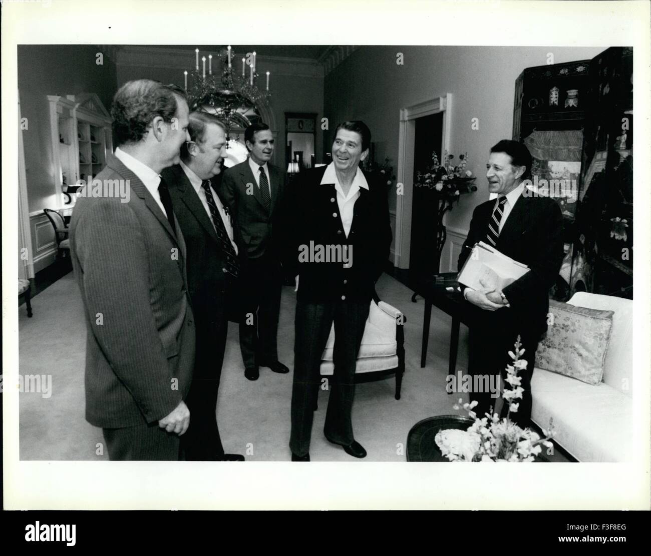 1985 - The President concludes a meeting in the family quarters with ...