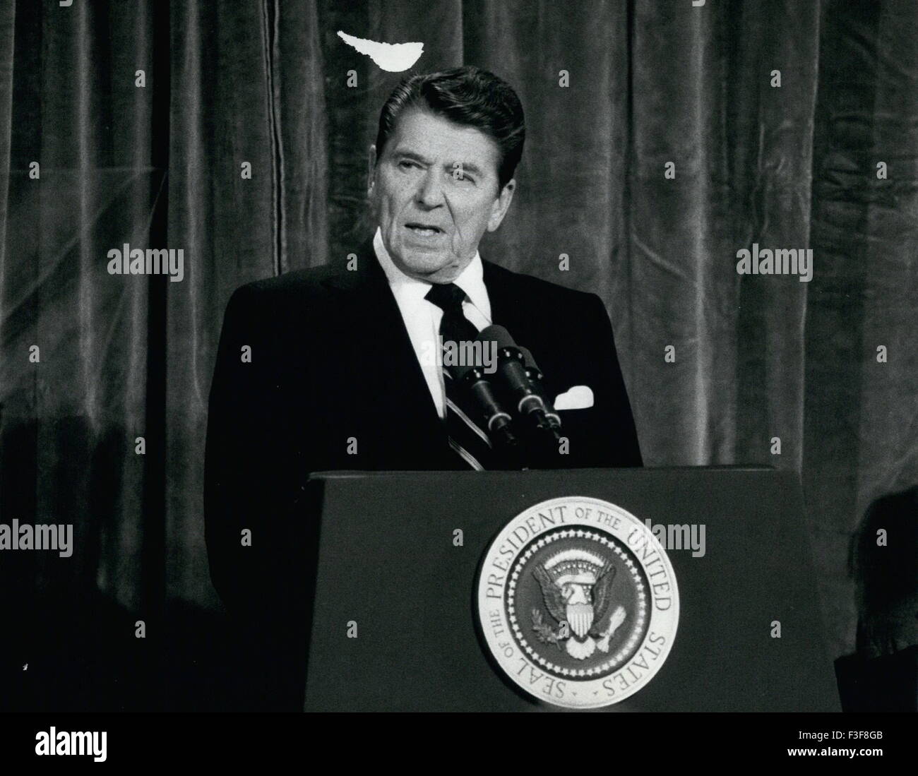 Ronald reagan 1981 hi-res stock photography and images - Alamy