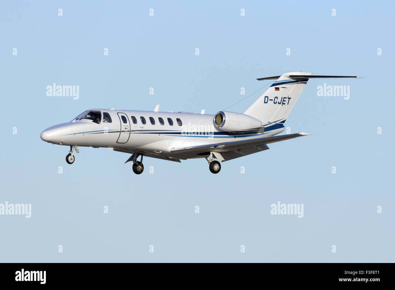 Cessna Citation landing runway 31 Stock Photo - Alamy