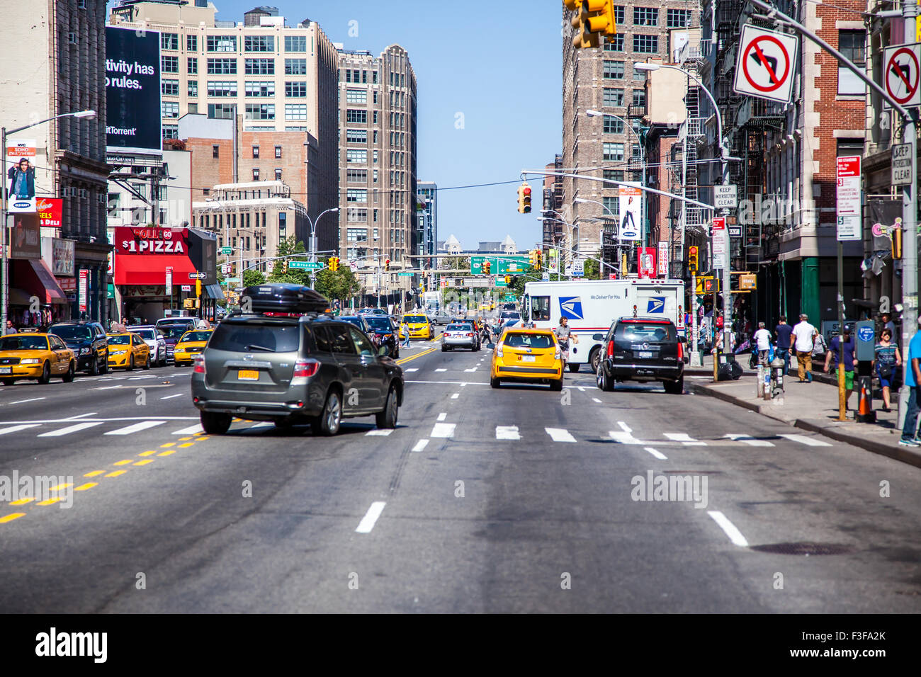 Street scene in New York City Stock Photo - Alamy