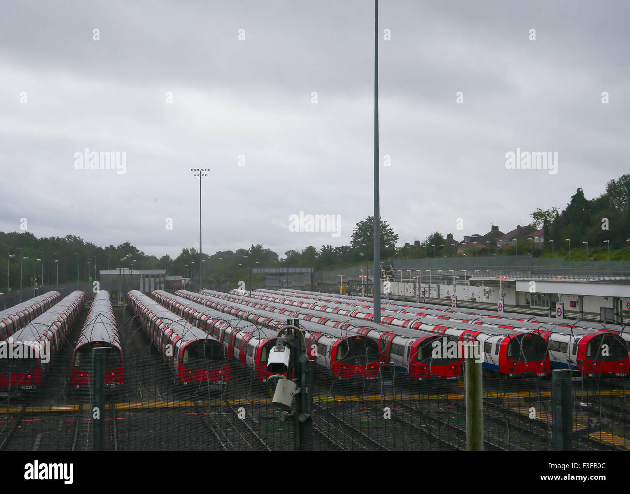 Stanmore underground station hi-res stock photography and images - Alamy