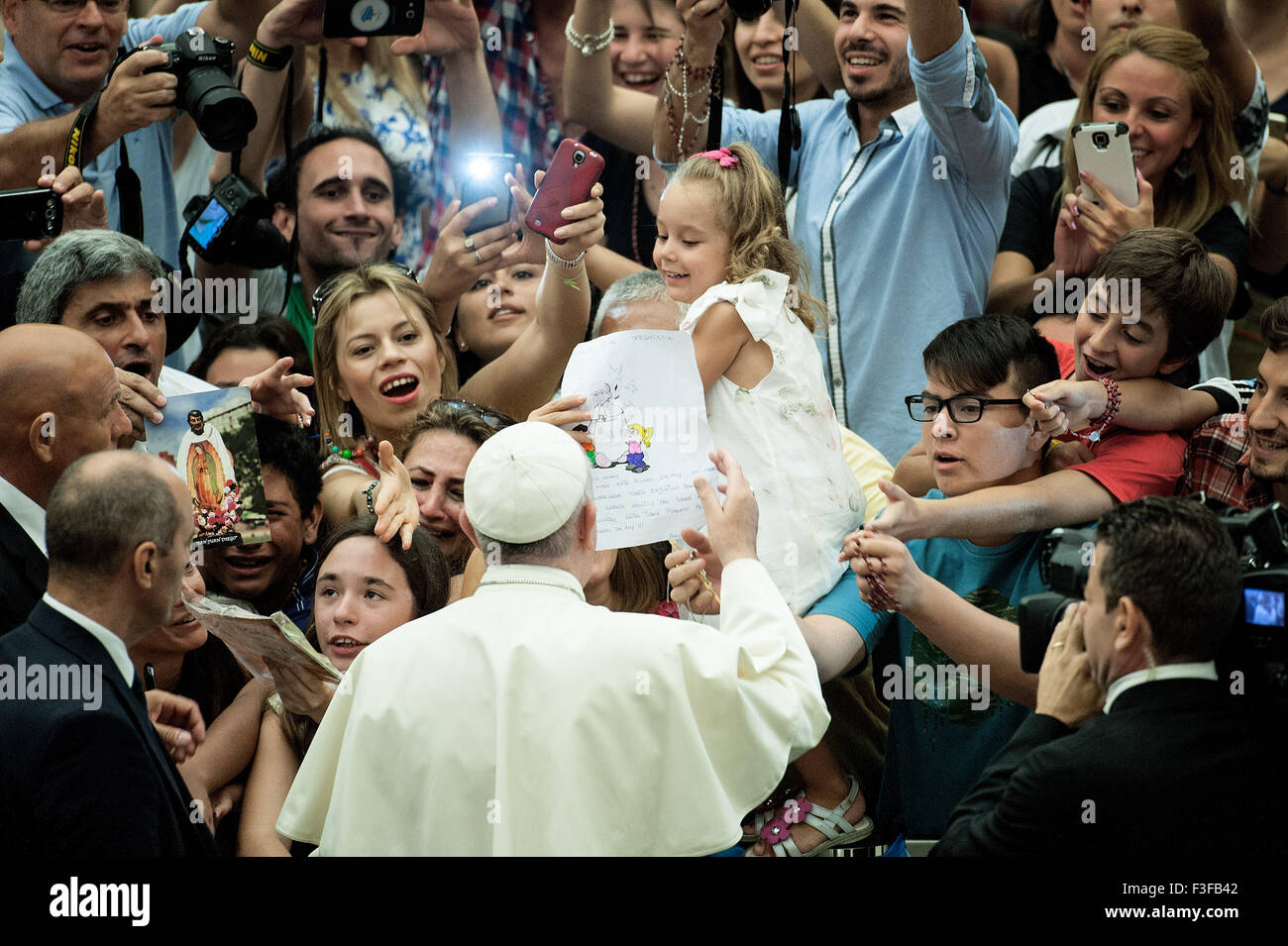 Pope Francis leads the General Audience in the Paul VI hall at the ...