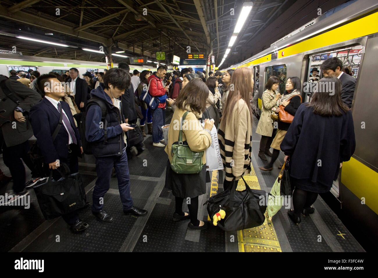 Crowd in the Tokyo metro, Tokyo Stock Photo, Royalty Free Image ...