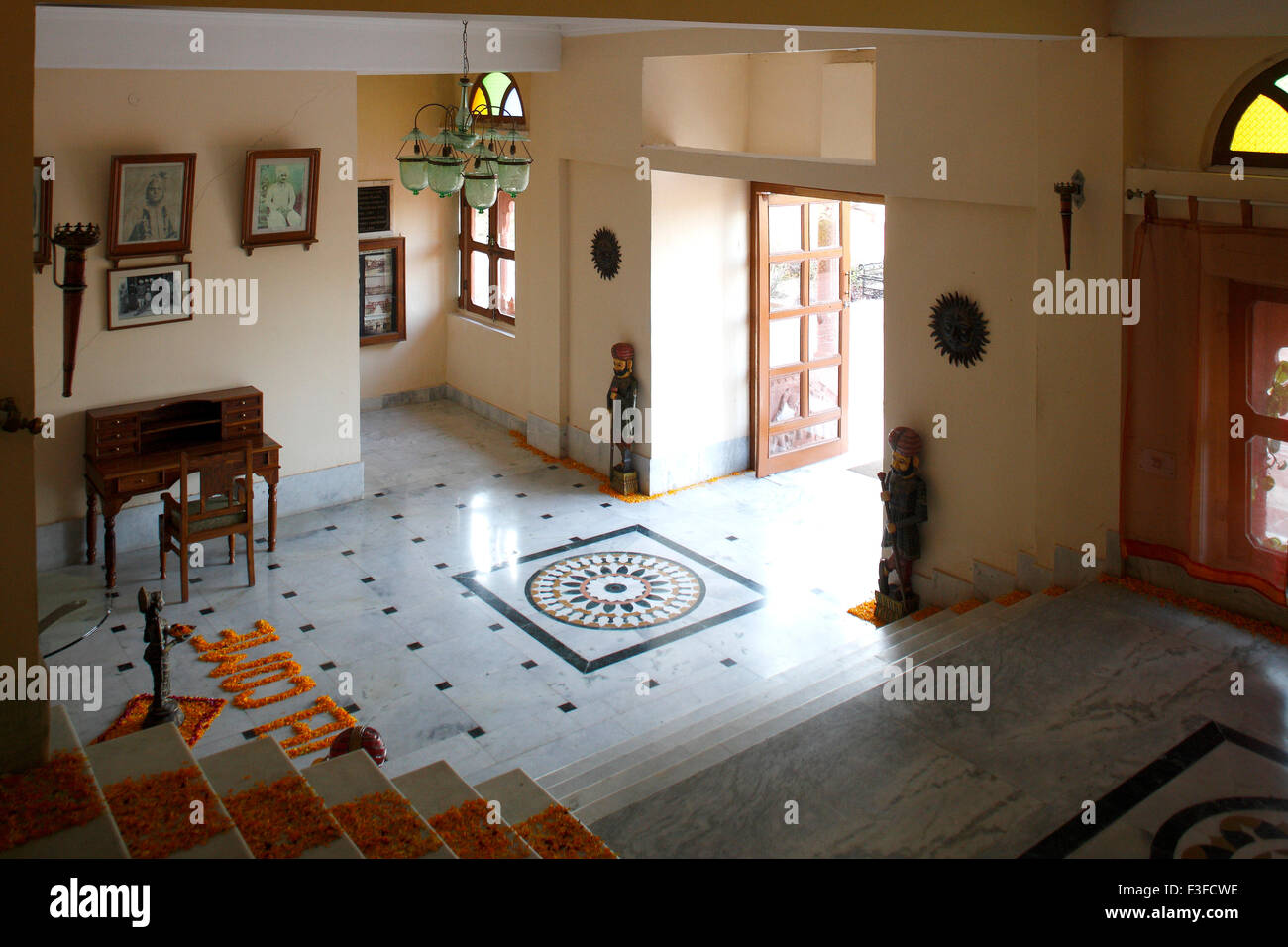 Asian hotel reception hi-res stock photography and images - Alamy