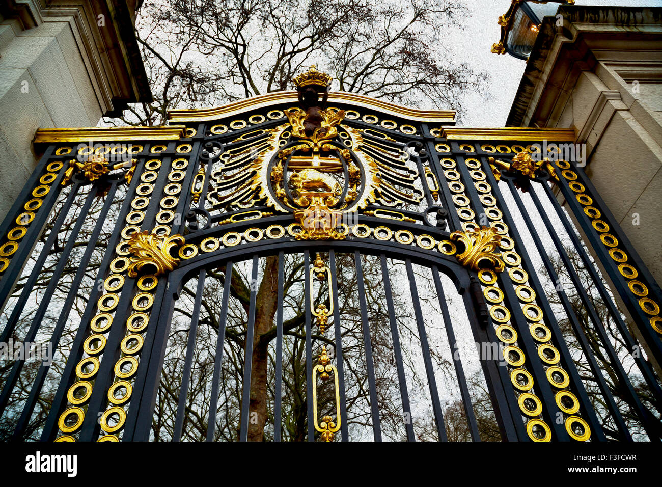 in london england the old metal gate royal palace Stock Photo - Alamy