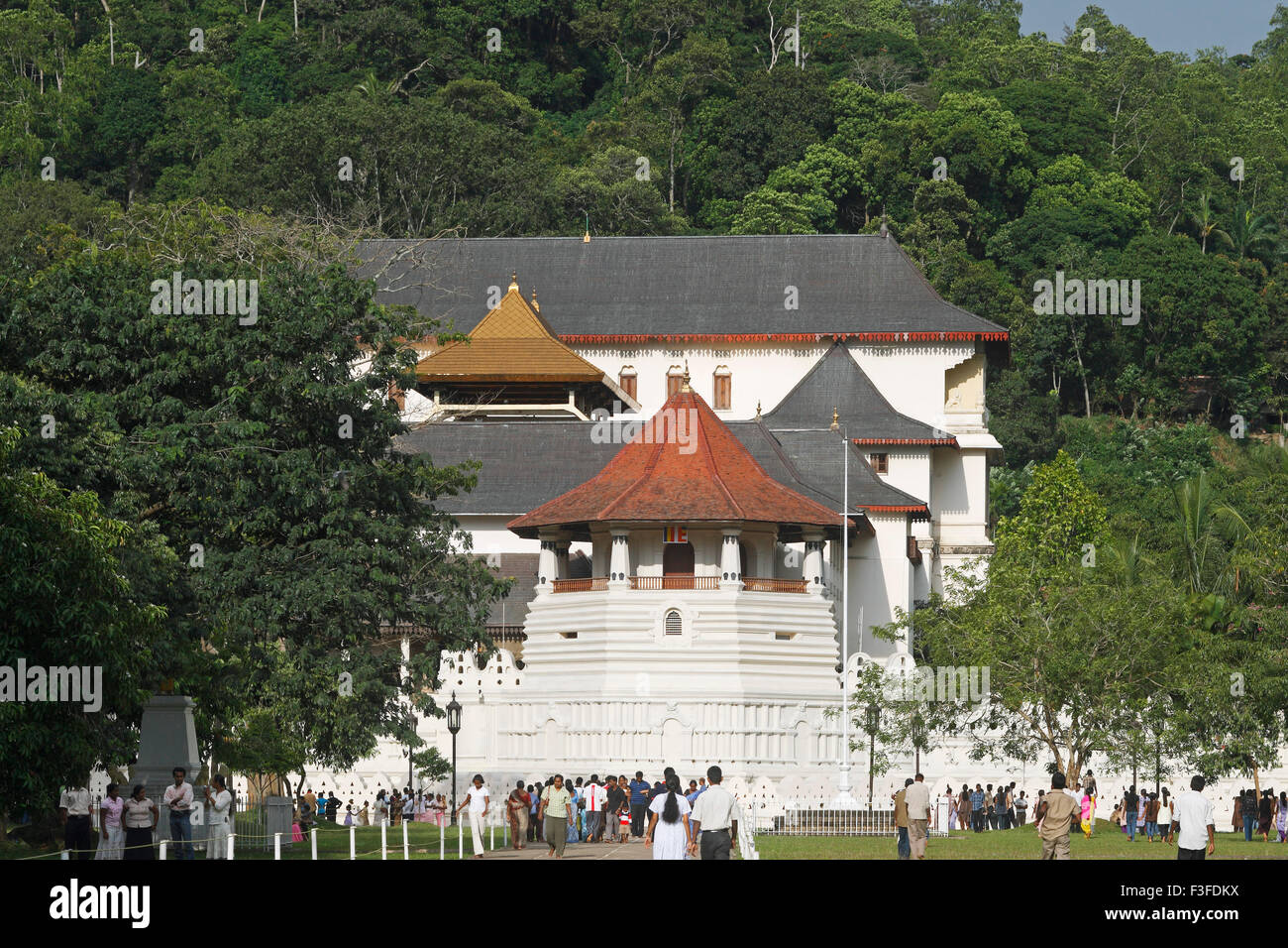 Temple of the sacred tooth relic (sri dalada maligawa) constructed in ...