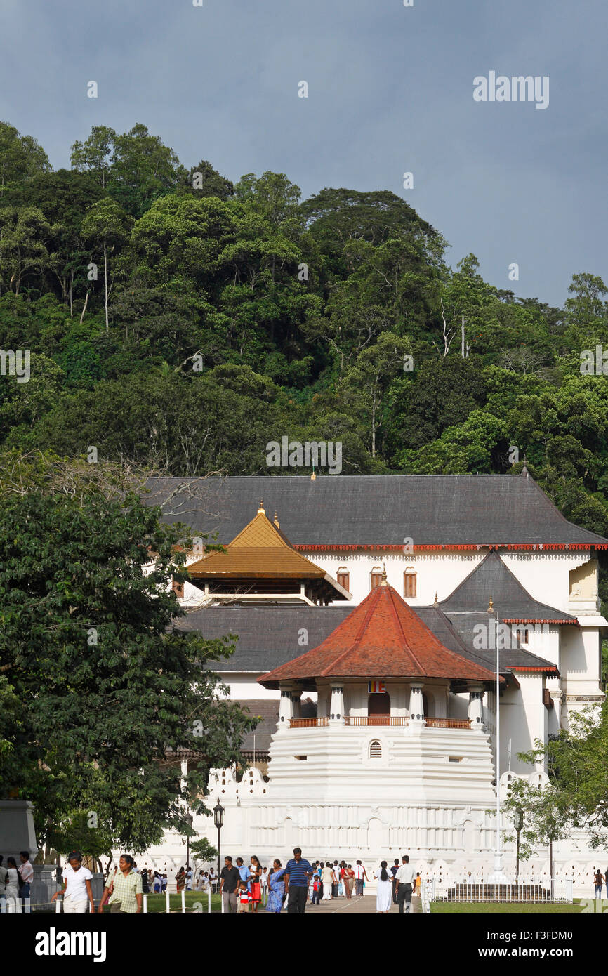 Temple of the sacred tooth relic (sri dalada maligawa) constructed in ...