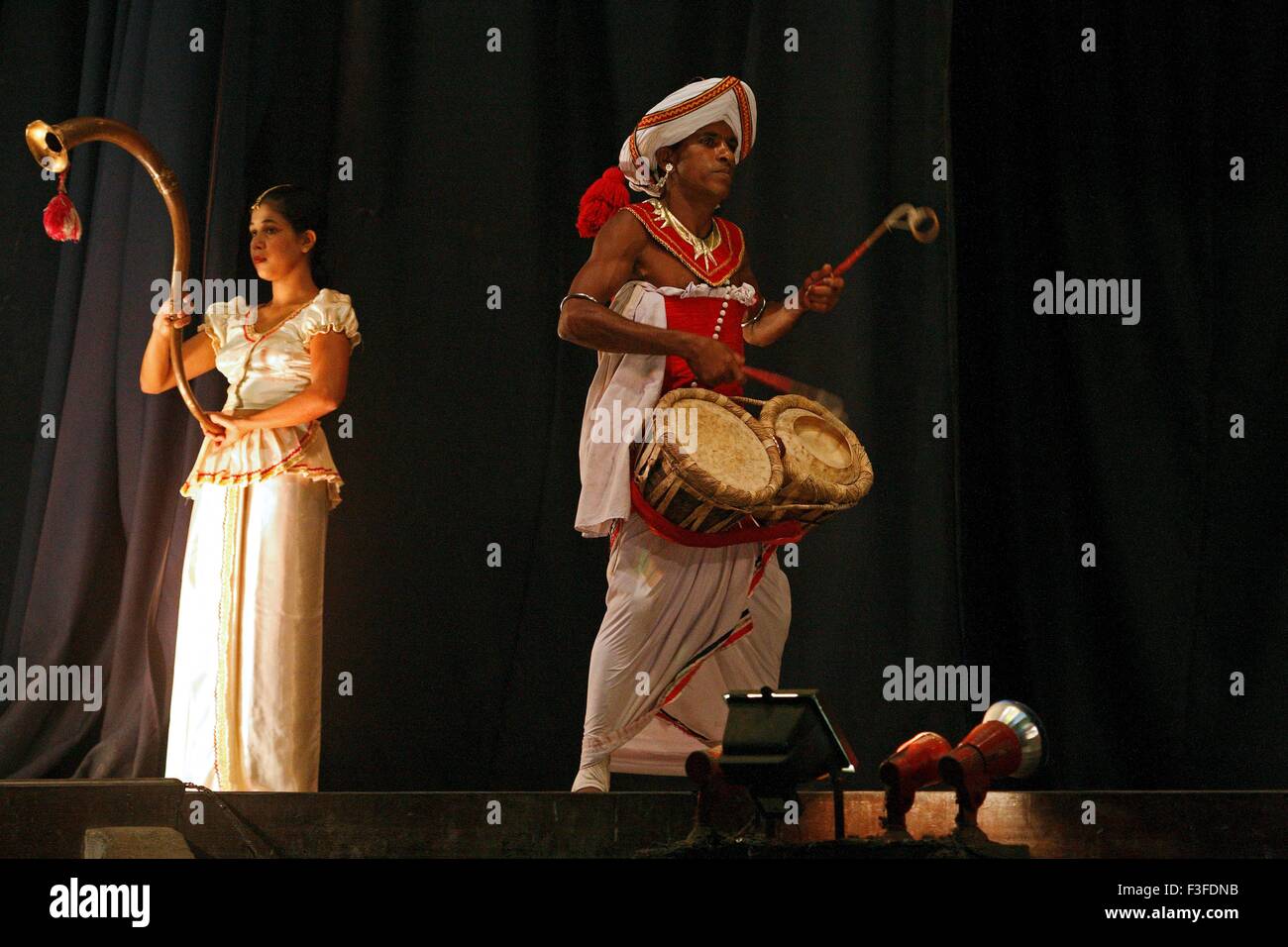 Traditional dancing performance sri lanka hi-res stock photography and ...
