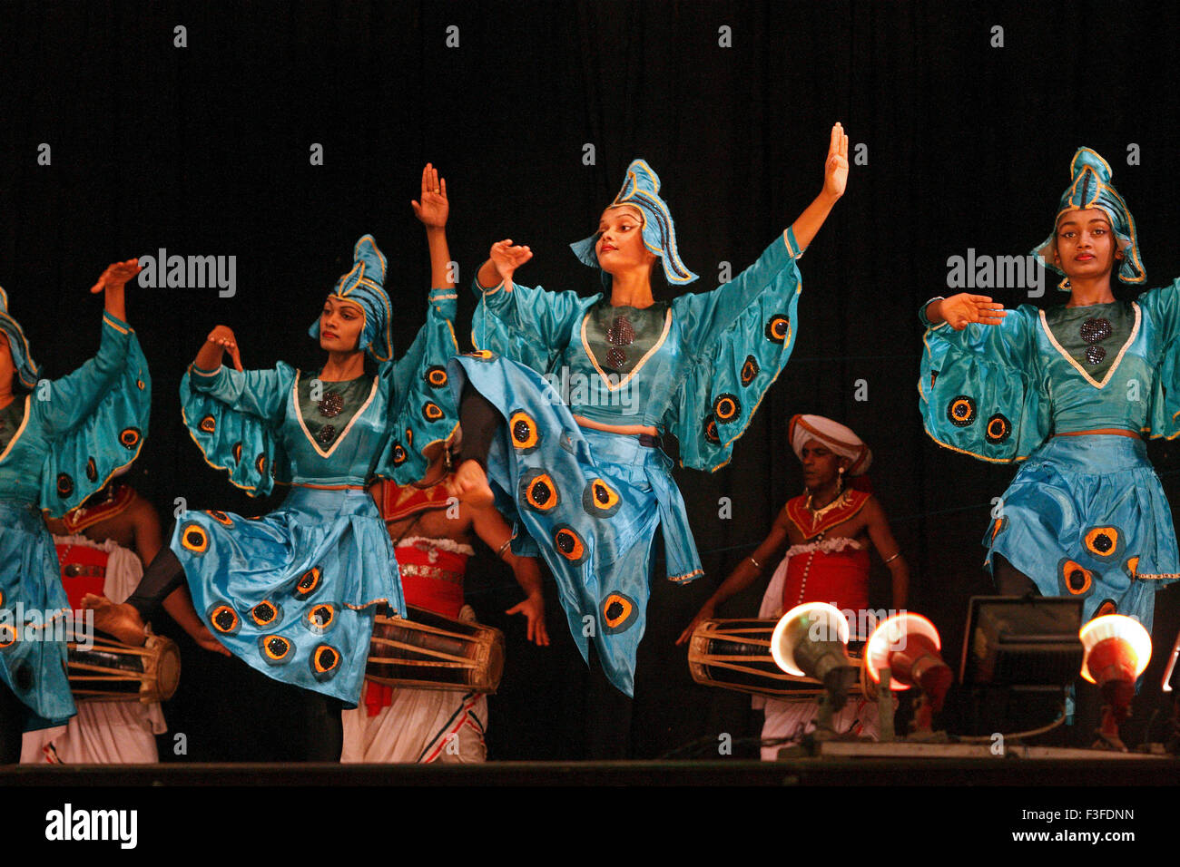 Mayura vannama ; this dance belongs to the kandyan vannam traditions it ...