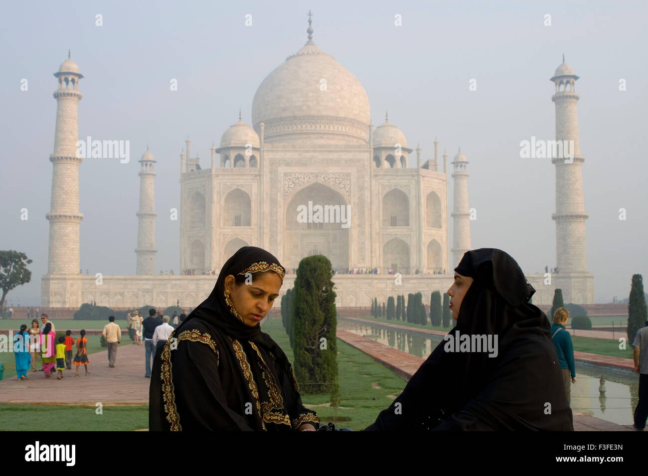 Muslim women in front of mogul monument Taj Mahal seven wonder of the ...