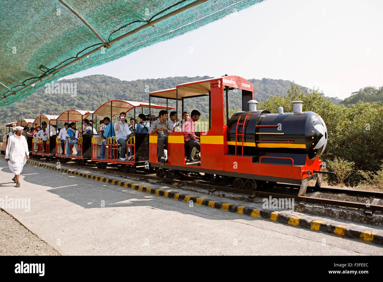 Train and boat hi-res stock photography and images - Alamy