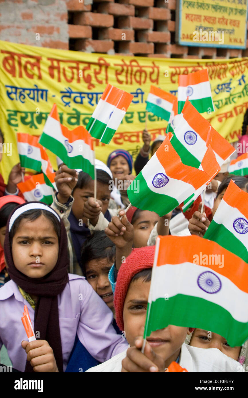 Muslim children with Indian flag on republic day 26th January in ...