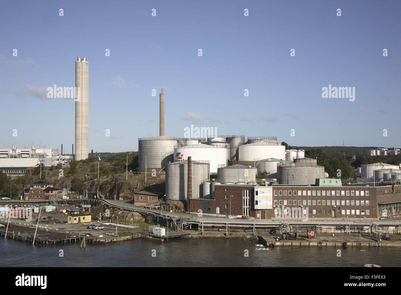 Gas storage tanks hi-res stock photography and images - Alamy