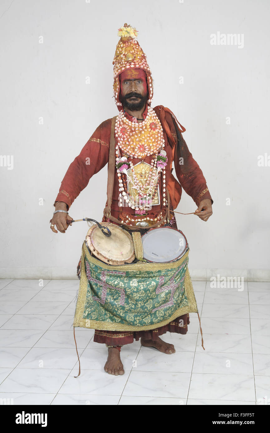 Gondhali hi-res stock photography and images - Alamy