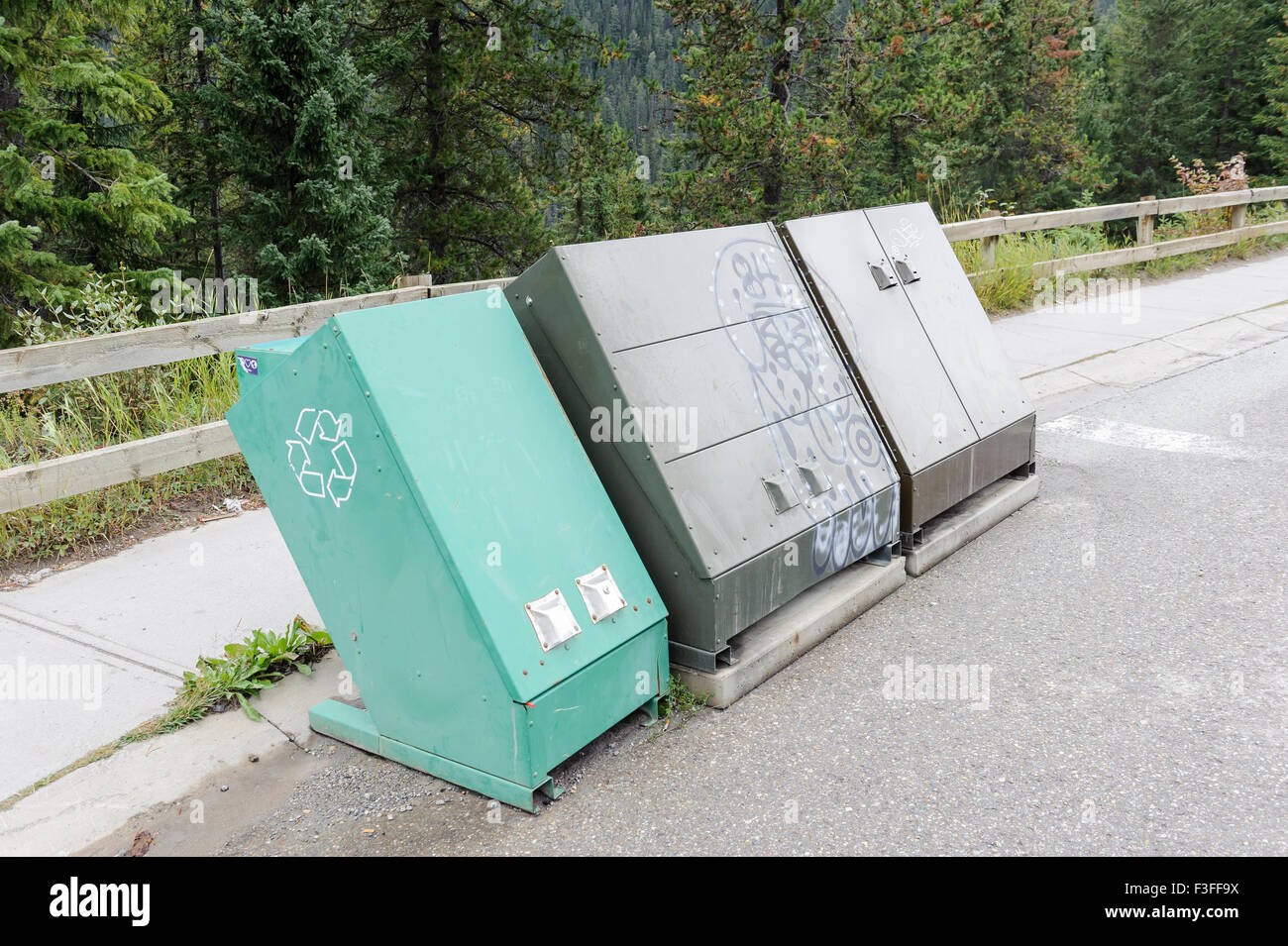Waste baskets hi-res stock photography and images - Alamy