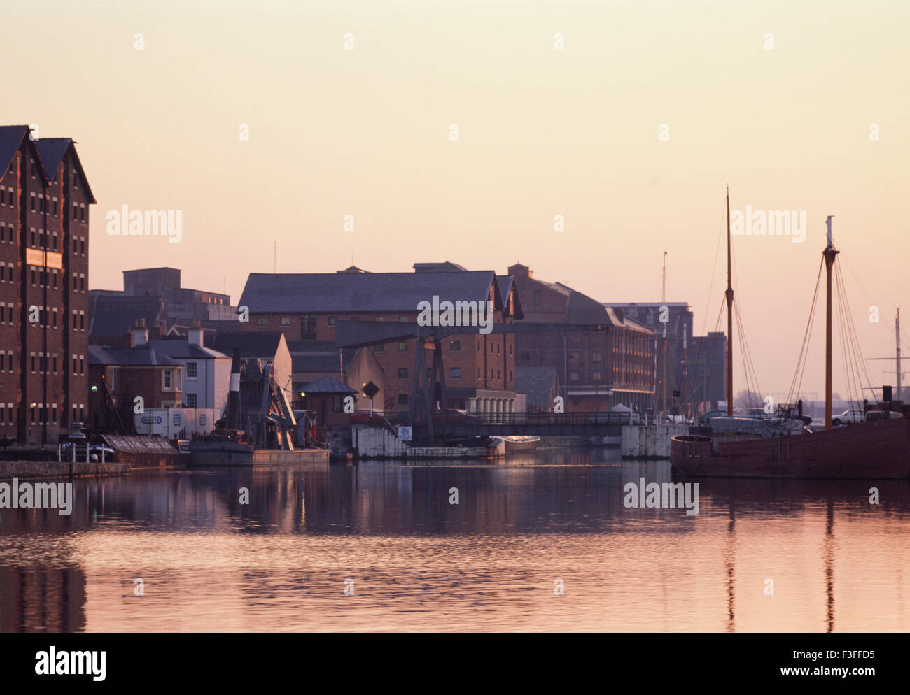 Severn and gloucester canal hi-res stock photography and images - Alamy