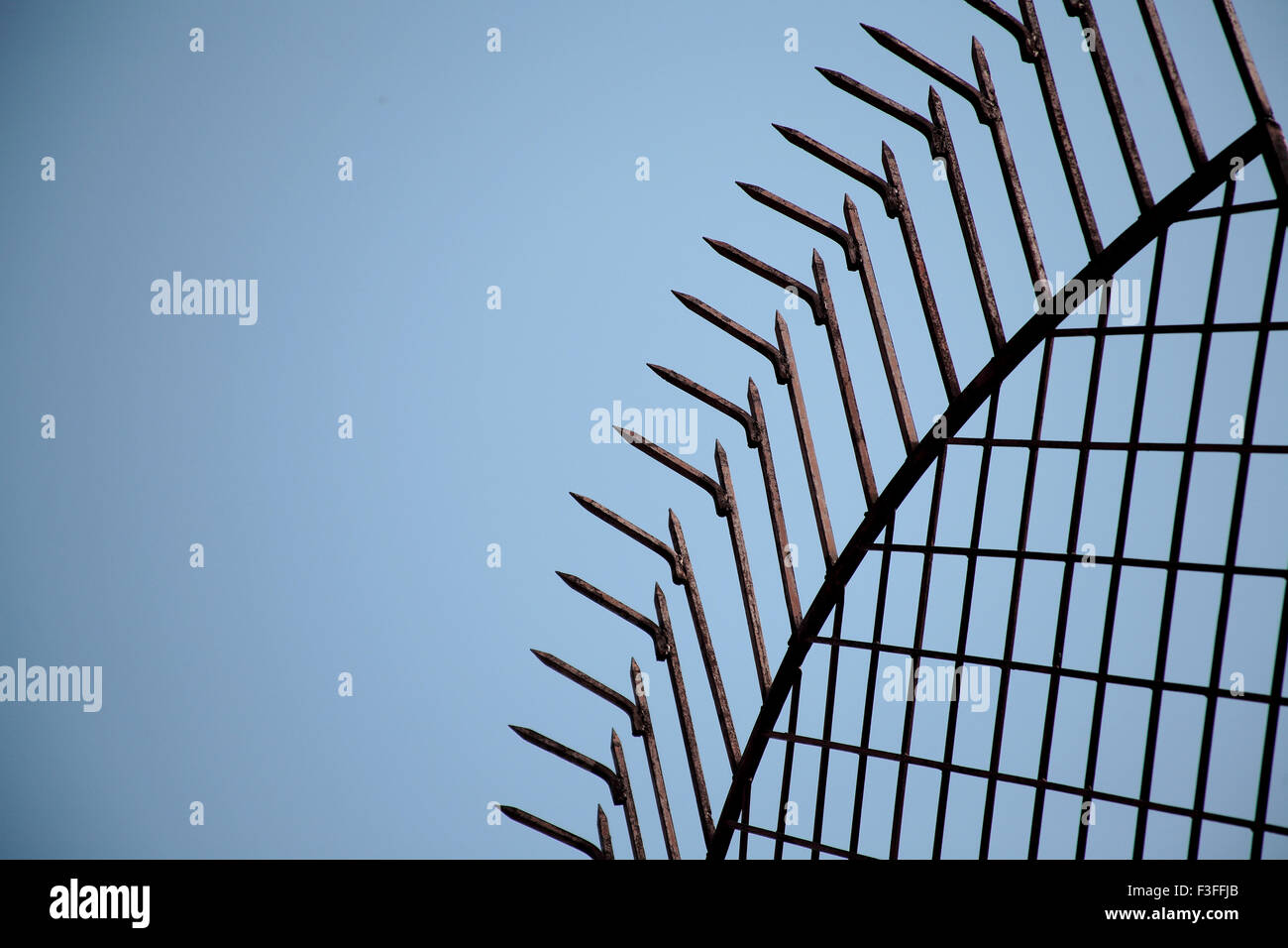 Fencing design hi-res stock photography and images - Alamy