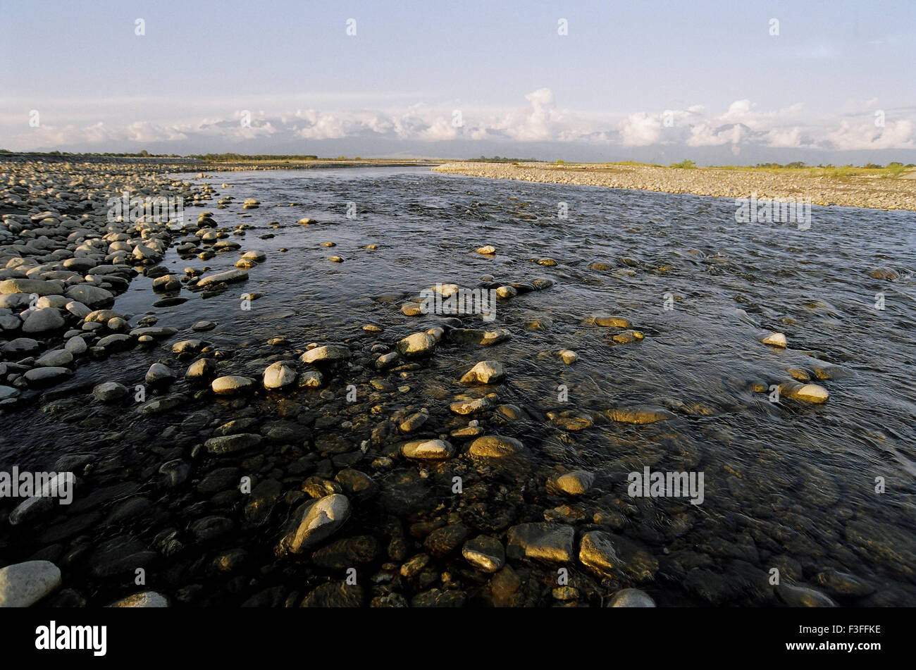 River ; Kullu valley ; Kullu ; Kulu ; Himachal Pradesh ; India ; Asia ...