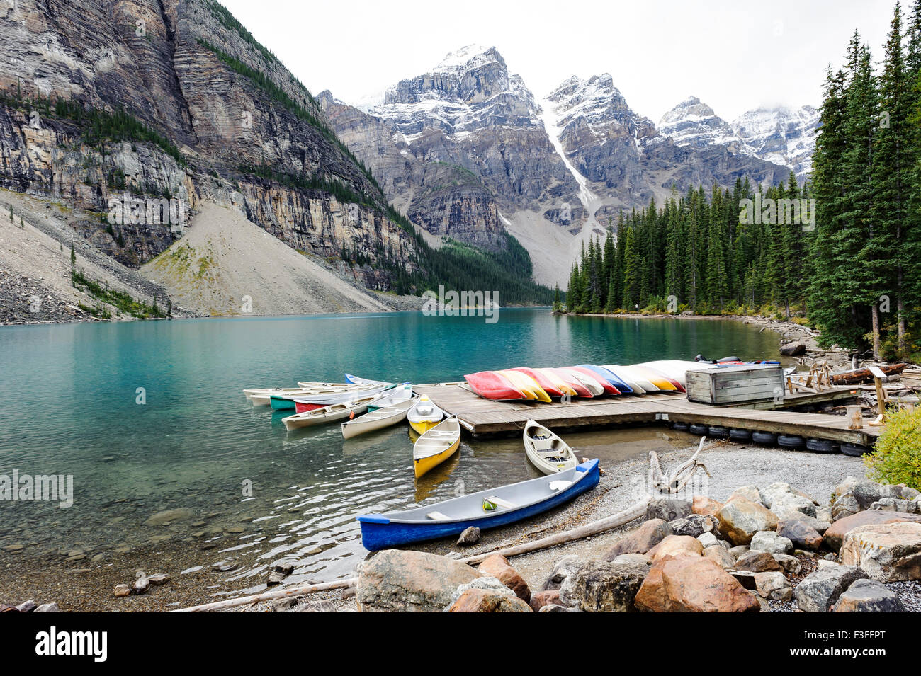Canoes peaks moraine lake hi-res stock photography and images - Alamy
