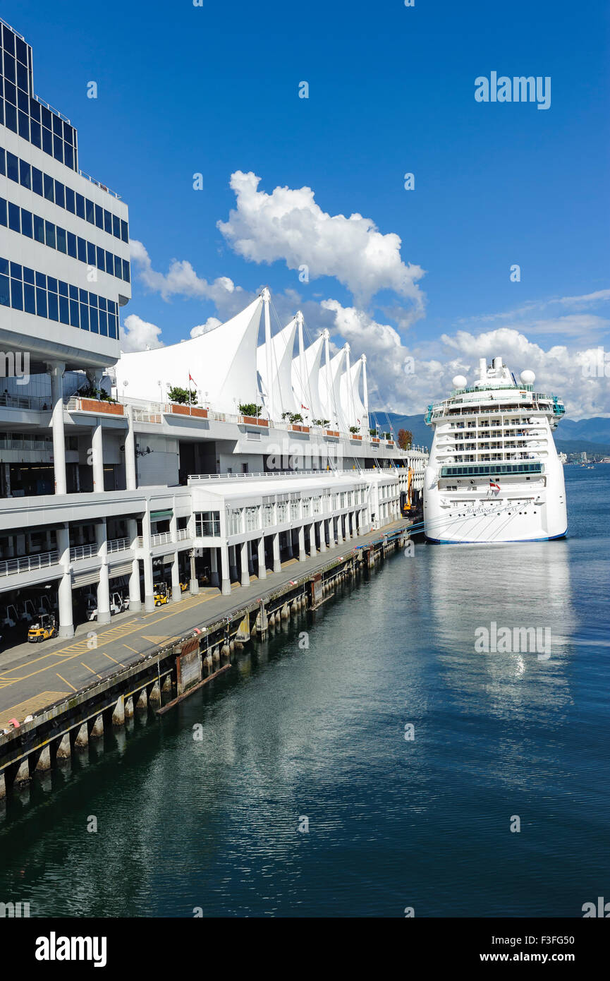 Canada place terminal hi-res stock photography and images - Alamy