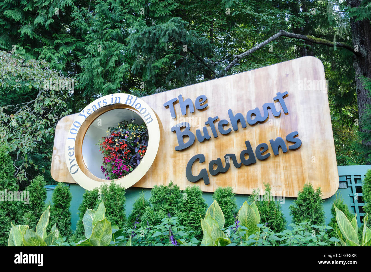 Butchart gardens entrance sign hi-res stock photography and images - Alamy