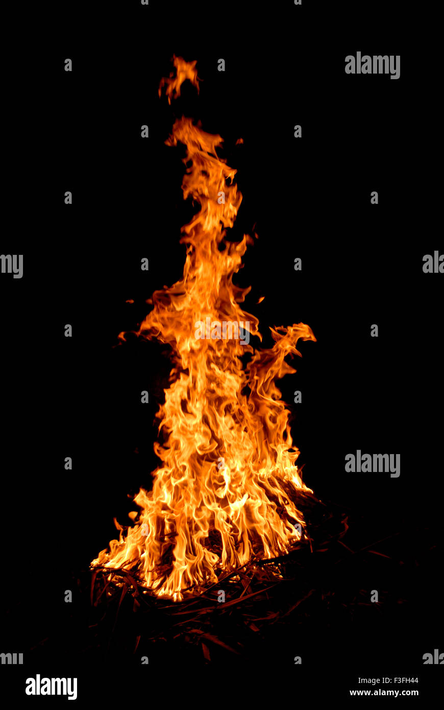 Flames hi-res stock photography and images - Alamy