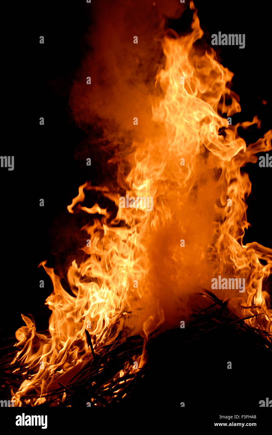 Bonfire, fire flames, night light, fire background Stock Photo - Alamy