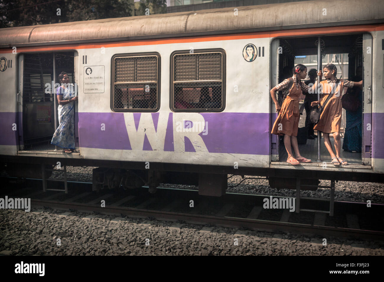 Mumbai railway station hi-res stock photography and images - Alamy