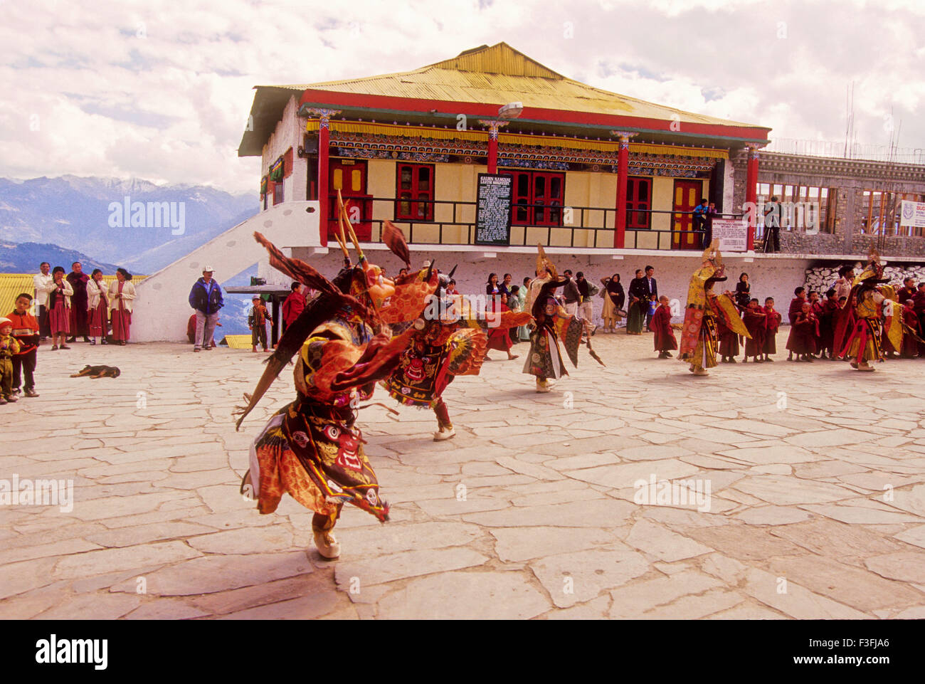 Lama dance at tawang jung monastery hi-res stock photography and images ...