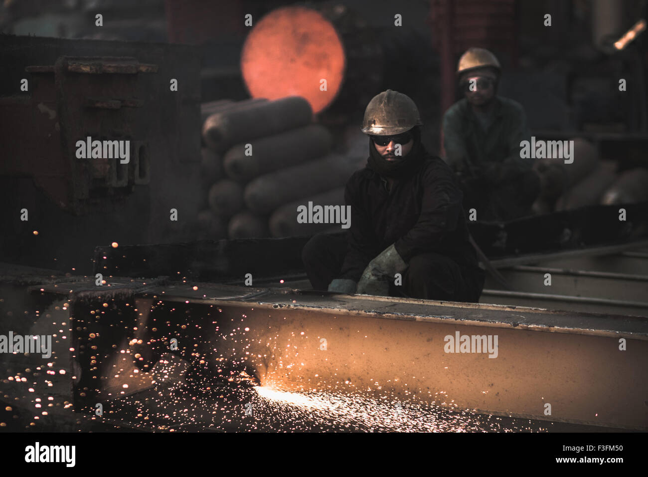 Shipbreaking Yards of Alang Stock Photo - Alamy