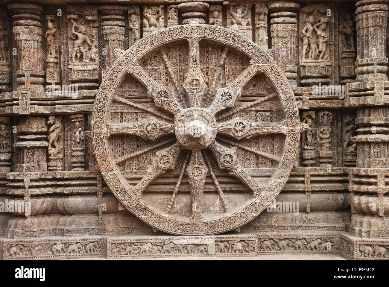 Sun chariot hi-res stock photography and images - Alamy