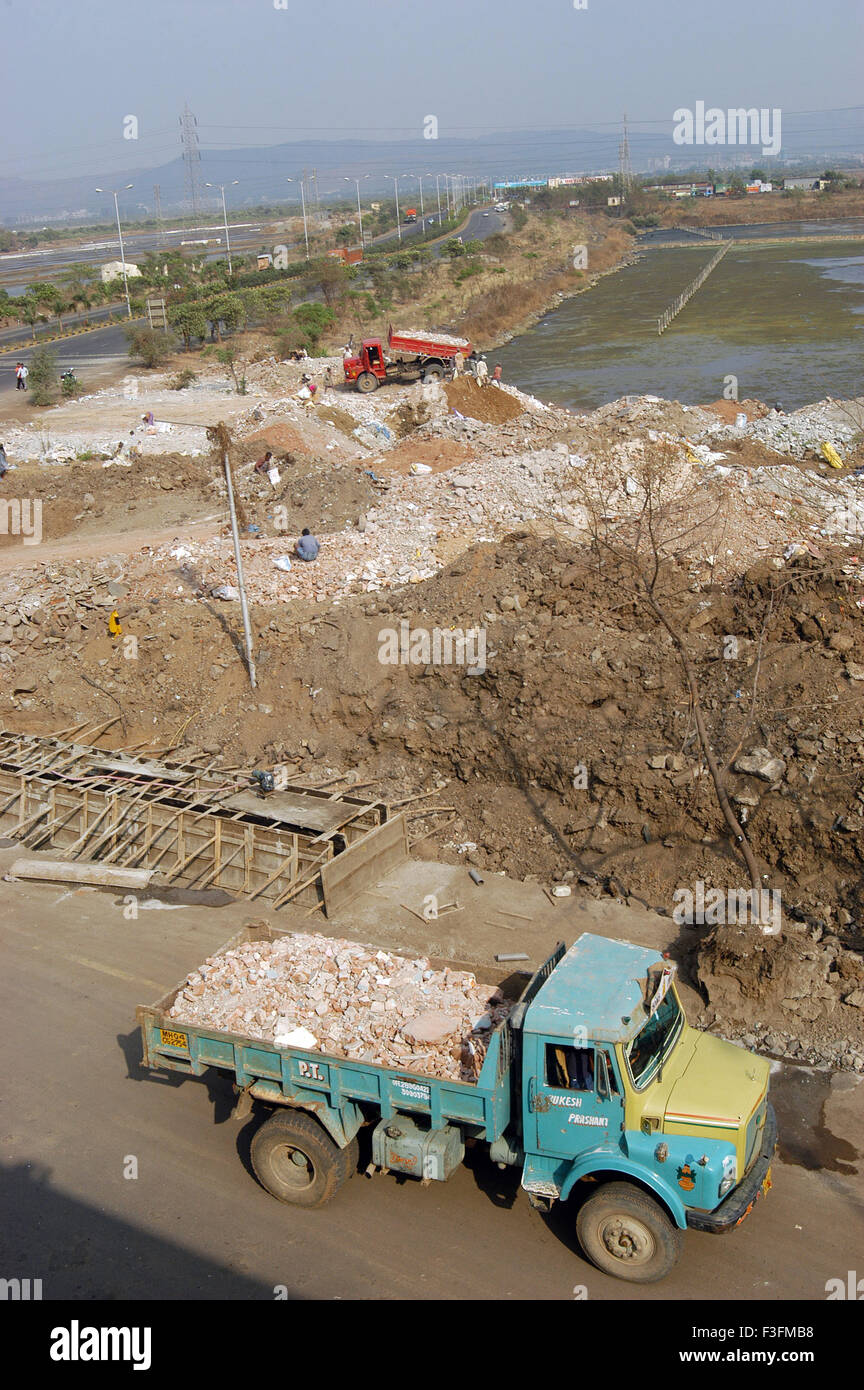 Dump trucks road salt hi-res stock photography and images - Alamy