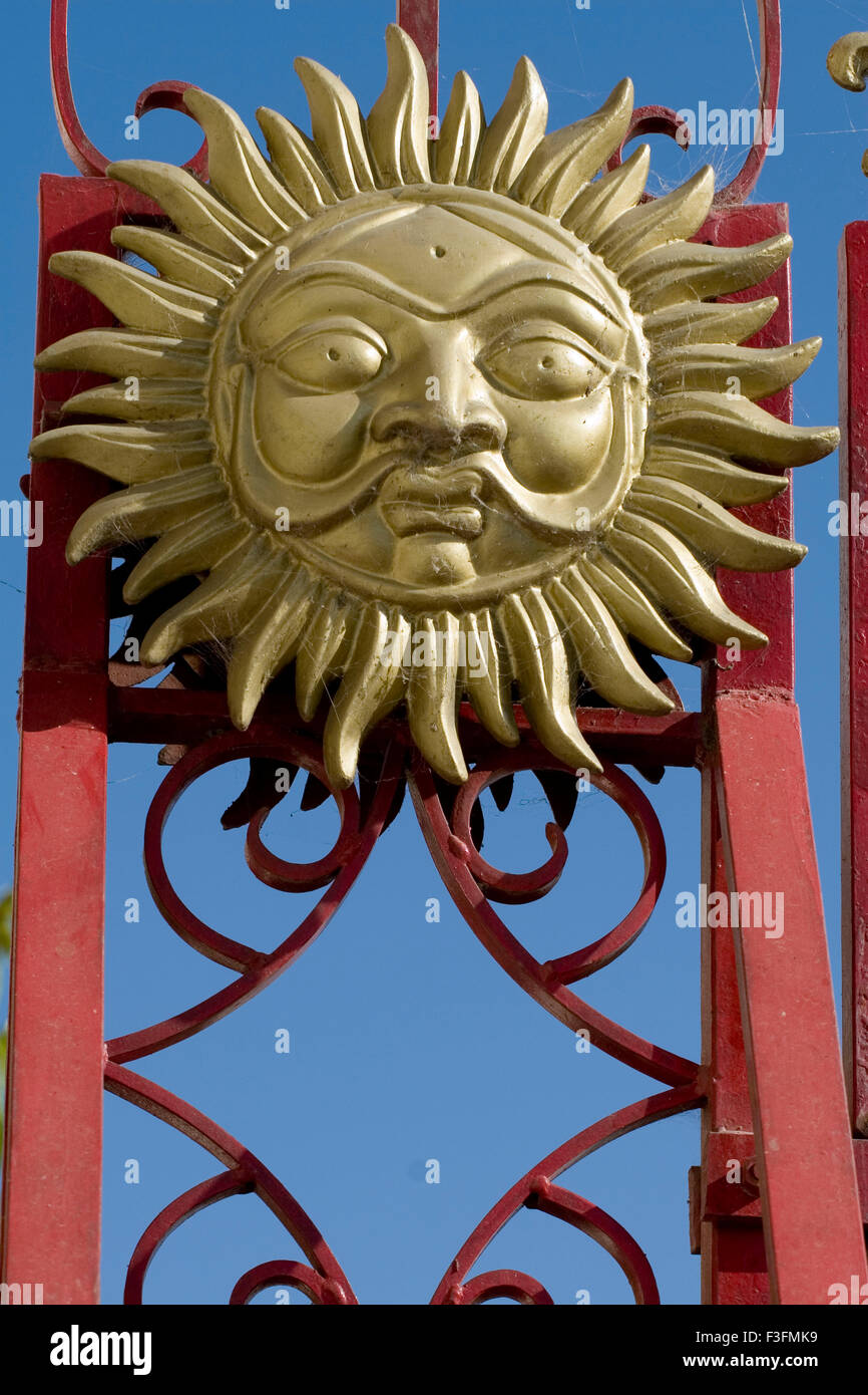 Sun god statue hi-res stock photography and images - Alamy