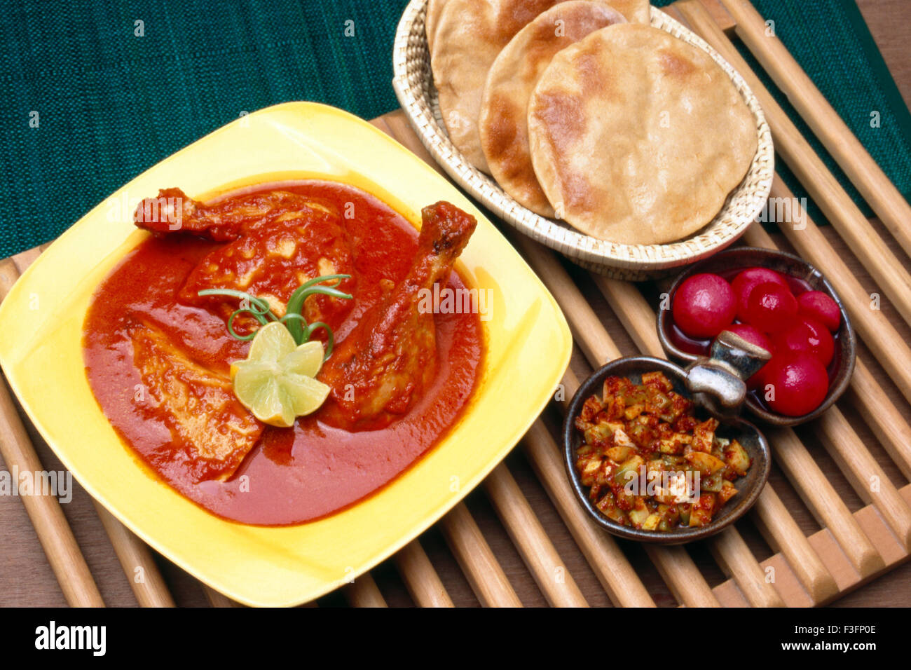 Chicken close ups hi-res stock photography and images - Alamy