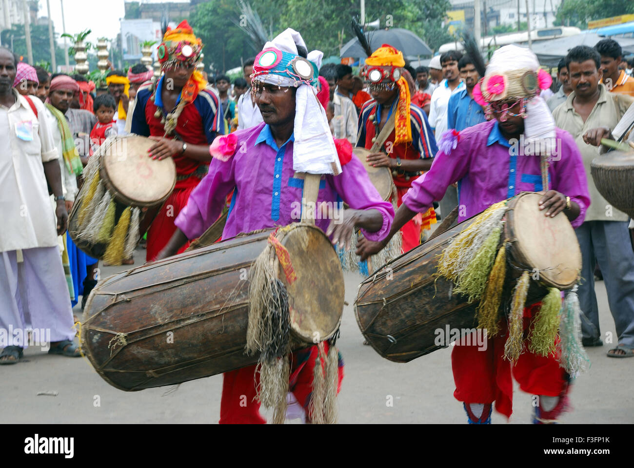 Artists performing Bengal folk dance Stock Photo - Alamy