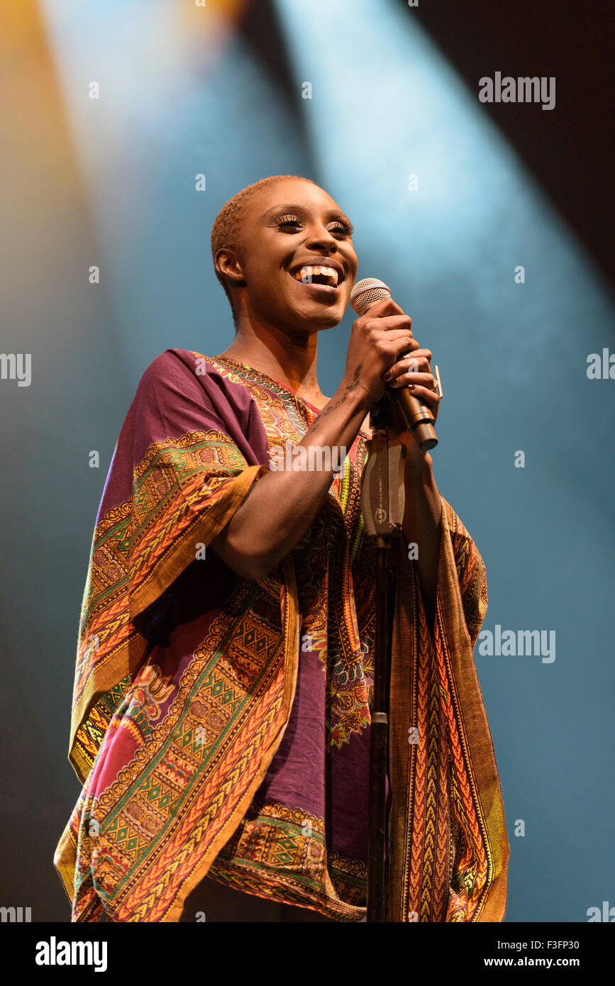 Laura mvula hi-res stock photography and images - Alamy