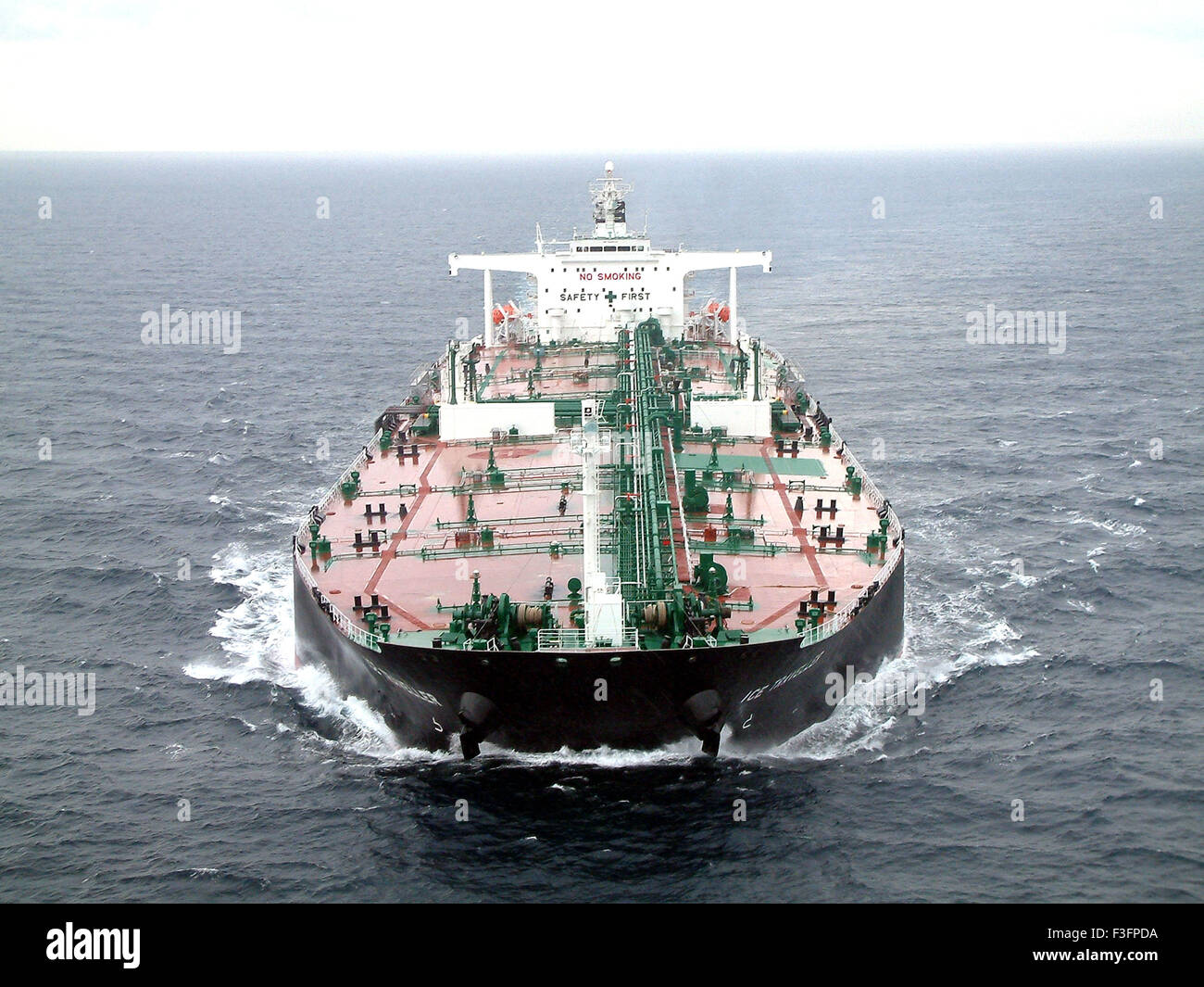 Cargo ship atlantic ocean hi-res stock photography and images - Alamy